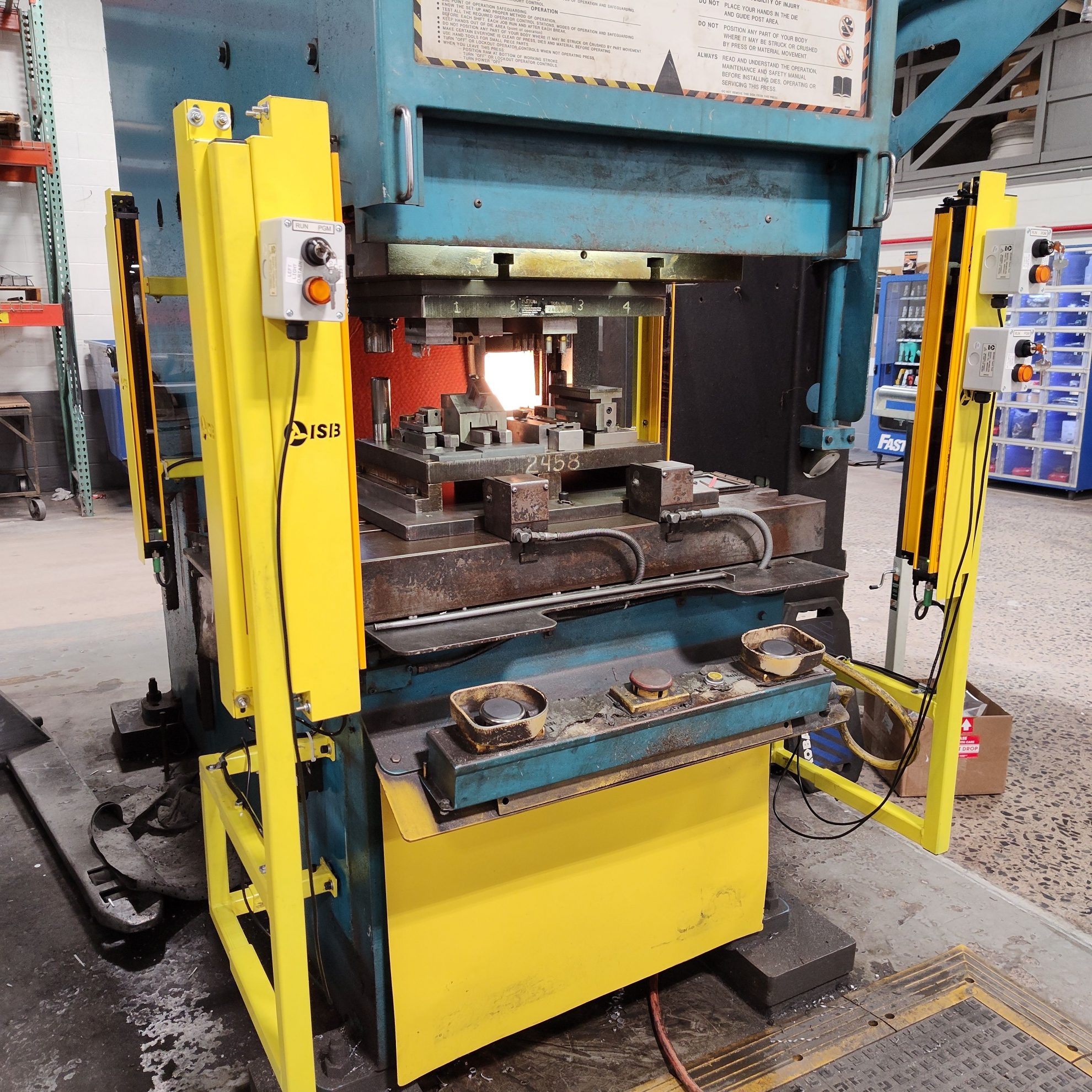 Hydraulic Press being fed from three different sides creates unique ...